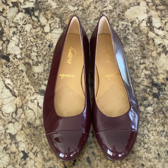 Trotters | Shoes | Trotters Signature Burgundy Flat Pumps | Poshmark